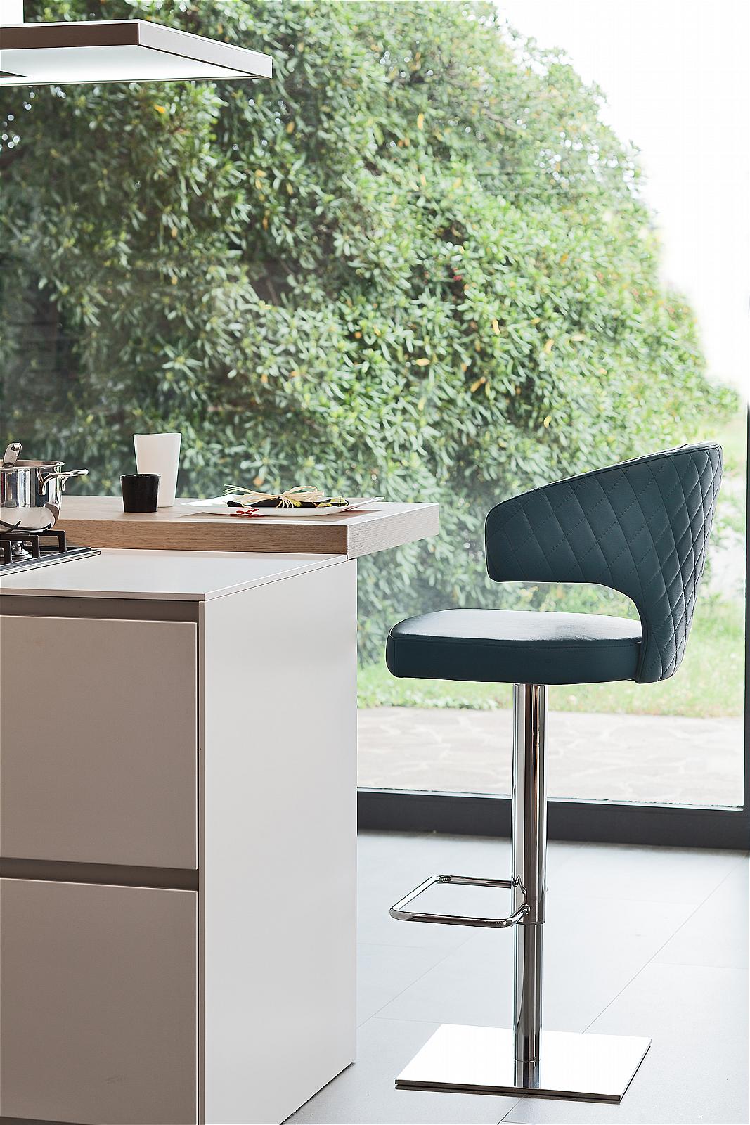 Peressini Wing Bar Stool